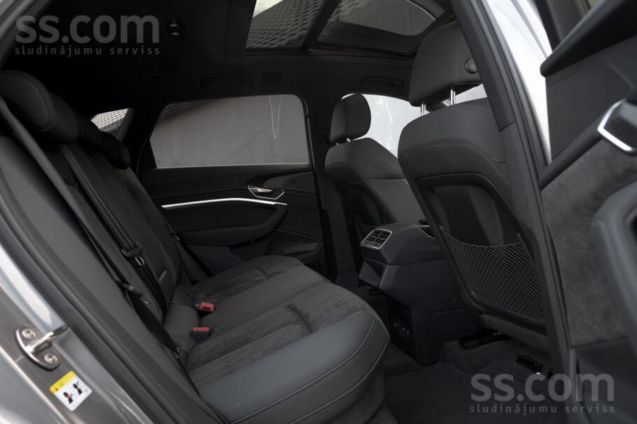 Pelēks Audi E-Tron 2020 Jelgava, ar dzinēja tilpumu 0.00 L un nobraukumu 137 tūkst. km par 23000 €, foto 15 vietnē AUTOMOTO.COM.LV