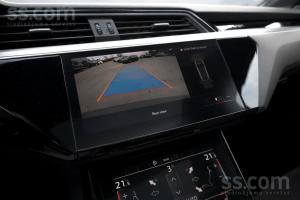 Pelēks Audi E-Tron 2020 Jelgava, ar dzinēja tilpumu 0.00 L un nobraukumu 137 tūkst. km par 23000 €, foto 22 vietnē AUTOMOTO.COM.LV