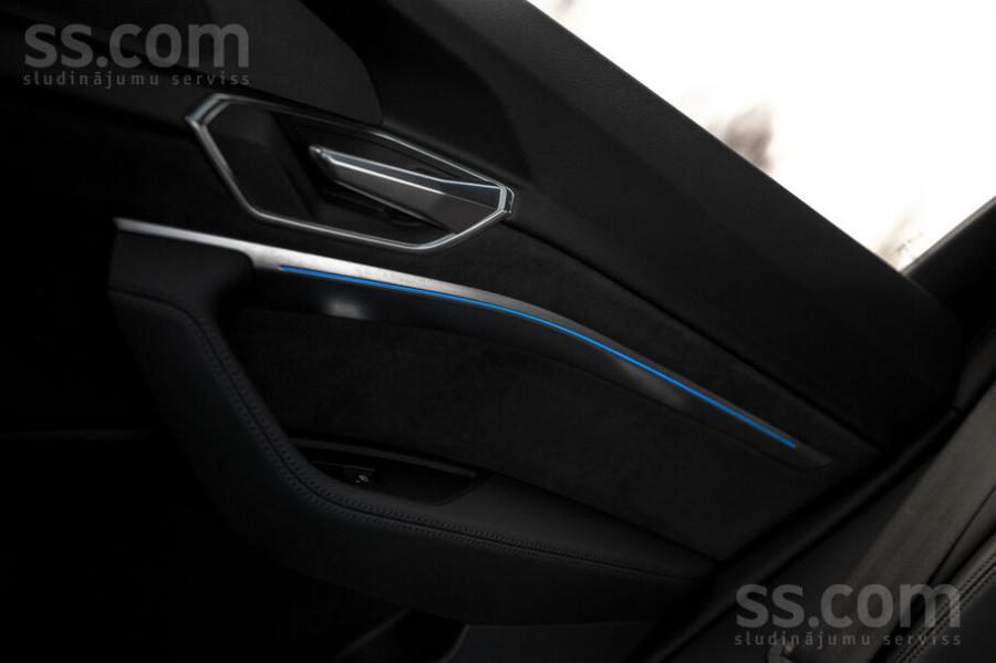 Pelēks Audi E-Tron 2020 Jelgava, ar dzinēja tilpumu 0.00 L un nobraukumu 137 tūkst. km par 23000 €, foto 26 vietnē AUTOMOTO.COM.LV