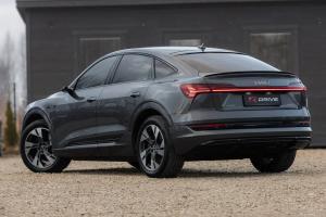 Grey Audi E-Tron 2020 in Jelgava, with an engine capacity of 0.00 L and mileage of 168 thousand km for 25900 €, photo 7 on AUTOMOTO.COM.LV