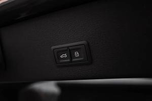 Grey Audi E-Tron 2020 in Jelgava, with an engine capacity of 0.00 L and mileage of 168 thousand km for 25900 €, photo 16 on AUTOMOTO.COM.LV