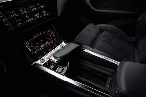 Grey Audi E-Tron 2020 in Jelgava, with an engine capacity of 0.00 L and mileage of 168 thousand km for 25900 €, photo 17 on AUTOMOTO.COM.LV