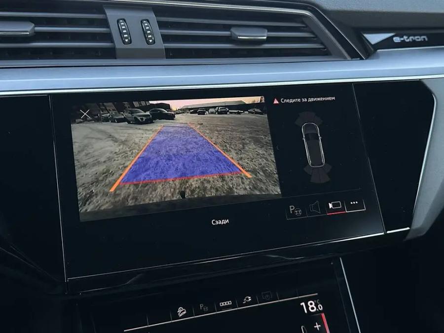 Pelēks Audi E-Tron 2020 Jelgava, ar dzinēja tilpumu 0.00 L un nobraukumu 150 tūkst. km par 22900 €, foto 13 vietnē AUTOMOTO.COM.LV