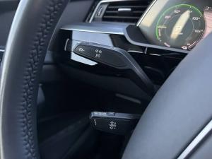 Pelēks Audi E-Tron 2020 Jelgava, ar dzinēja tilpumu 0.00 L un nobraukumu 150 tūkst. km par 22900 €, foto 19 vietnē AUTOMOTO.COM.LV