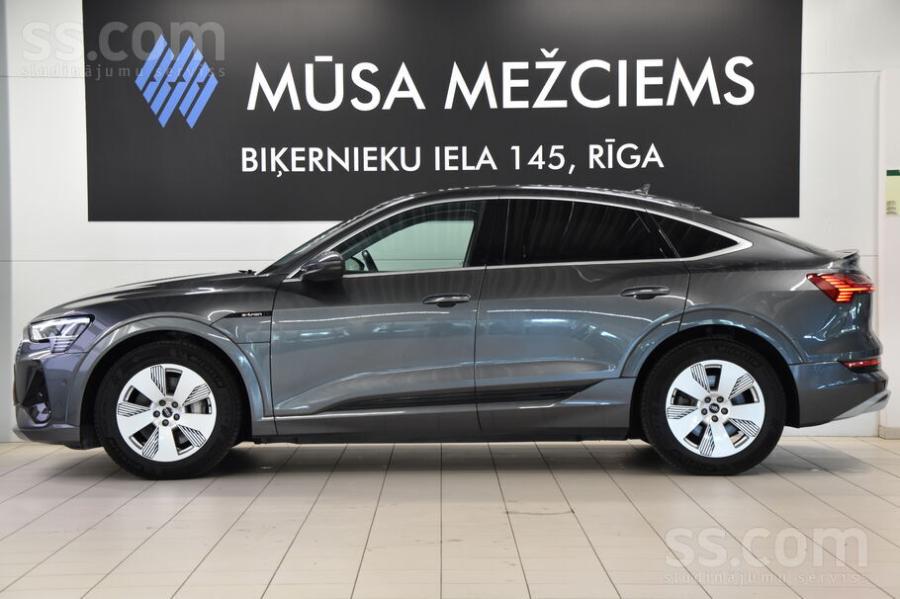 Pelēks Audi E-Tron 2020 Rīga, ar dzinēja tilpumu 0.00 L un nobraukumu 116 tūkst. km par 29990 €, foto 6 vietnē AUTOMOTO.COM.LV