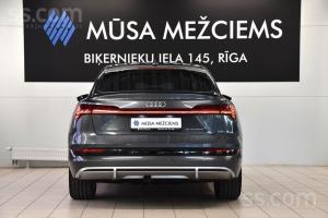Pelēks Audi E-Tron 2020 Rīga, ar dzinēja tilpumu 0.00 L un nobraukumu 116 tūkst. km par 29990 €, foto 8 vietnē AUTOMOTO.COM.LV