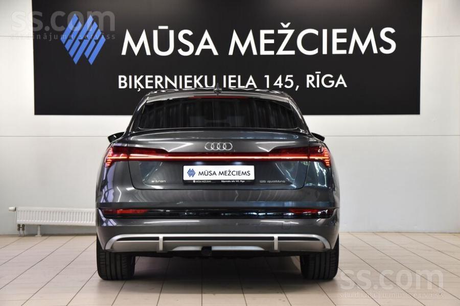 Pelēks Audi E-Tron 2020 Rīga, ar dzinēja tilpumu 0.00 L un nobraukumu 116 tūkst. km par 29990 €, foto 8 vietnē AUTOMOTO.COM.LV