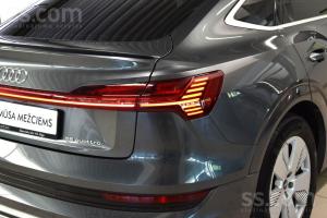 Pelēks Audi E-Tron 2020 Rīga, ar dzinēja tilpumu 0.00 L un nobraukumu 116 tūkst. km par 29990 €, foto 10 vietnē AUTOMOTO.COM.LV
