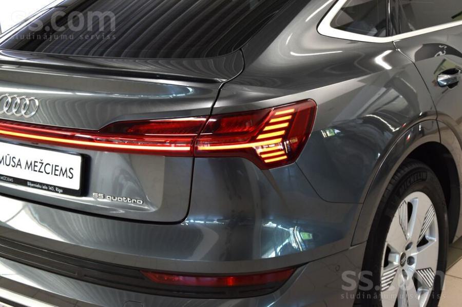 Pelēks Audi E-Tron 2020 Rīga, ar dzinēja tilpumu 0.00 L un nobraukumu 116 tūkst. km par 29990 €, foto 10 vietnē AUTOMOTO.COM.LV