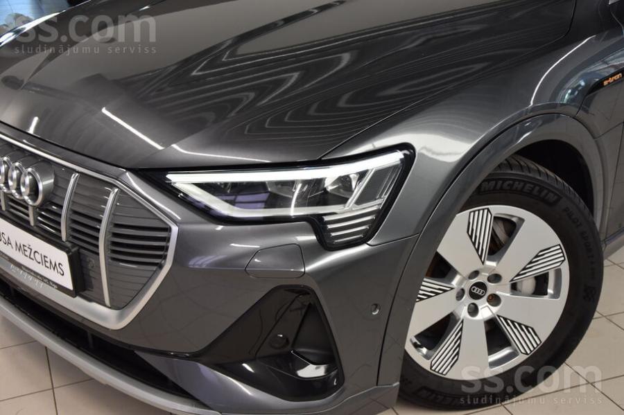 Pelēks Audi E-Tron 2020 Rīga, ar dzinēja tilpumu 0.00 L un nobraukumu 116 tūkst. km par 29990 €, foto 11 vietnē AUTOMOTO.COM.LV
