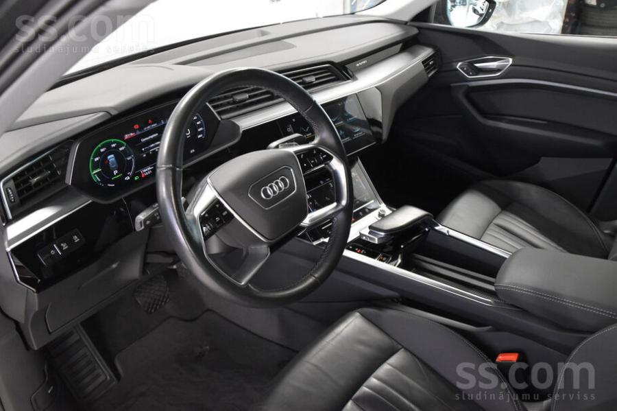 Pelēks Audi E-Tron 2020 Rīga, ar dzinēja tilpumu 0.00 L un nobraukumu 116 tūkst. km par 29990 €, foto 13 vietnē AUTOMOTO.COM.LV
