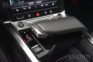 Pelēks Audi E-Tron 2020 Rīga, ar dzinēja tilpumu 0.00 L un nobraukumu 116 tūkst. km par 29990 €, foto 19 vietnē AUTOMOTO.COM.LV