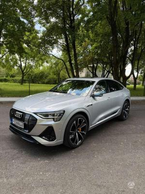 Серый Ауди E-Tron 2020 в Каунас, объемом двигателя 0.00 л и пробегом 69 тыс. км за 34485 €, фото  на AUTOMOTO.COM.LV