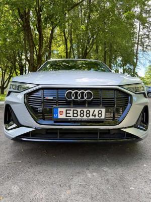 Серый Ауди E-Tron 2020 в Каунас, объемом двигателя 0.00 л и пробегом 69 тыс. км за 34485 €, фото 5 на AUTOMOTO.COM.LV