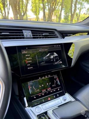 Серый Ауди E-Tron 2020 в Каунас, объемом двигателя 0.00 л и пробегом 69 тыс. км за 34485 €, фото 23 на AUTOMOTO.COM.LV