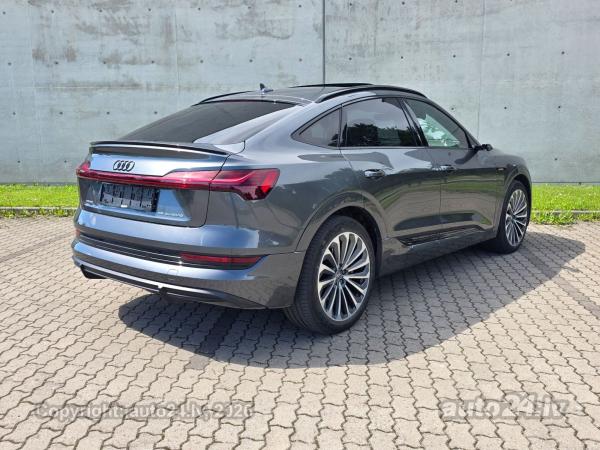 Grey Audi E-Tron 2020 in Viljandi, with an engine capacity of 0.00 L and mileage of 78 thousand km for 34999 €, photo 3 on AUTOMOTO.COM.LV