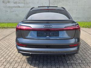 Pelēks Audi E-Tron 2020 Viljandi, ar dzinēja tilpumu 0.00 L un nobraukumu 78 tūkst. km par 34999 €, foto 5 vietnē AUTOMOTO.COM.LV