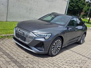 Pelēks Audi E-Tron 2020 Viljandi, ar dzinēja tilpumu 0.00 L un nobraukumu 78 tūkst. km par 34999 €, foto 9 vietnē AUTOMOTO.COM.LV
