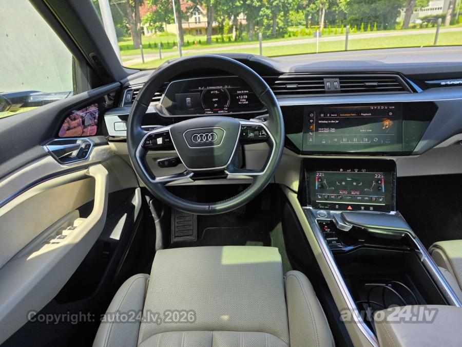 Pelēks Audi E-Tron 2020 Viljandi, ar dzinēja tilpumu 0.00 L un nobraukumu 78 tūkst. km par 34999 €, foto 12 vietnē AUTOMOTO.COM.LV