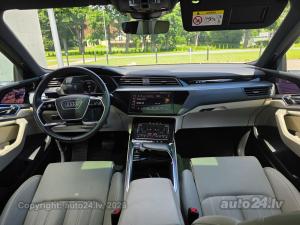 Pelēks Audi E-Tron 2020 Viljandi, ar dzinēja tilpumu 0.00 L un nobraukumu 78 tūkst. km par 34999 €, foto 13 vietnē AUTOMOTO.COM.LV