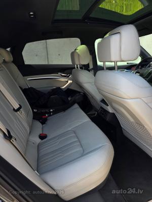 Pelēks Audi E-Tron 2020 Viljandi, ar dzinēja tilpumu 0.00 L un nobraukumu 78 tūkst. km par 34999 €, foto 16 vietnē AUTOMOTO.COM.LV