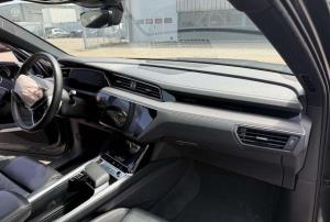 Серый Ауди E-Tron 2020 в Каунас, объемом двигателя 0.00 л и пробегом 70 тыс. км за 22700 €, фото 13 на AUTOMOTO.COM.LV