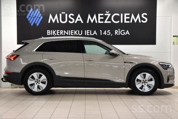 Pelēks Audi E-Tron 2020 Rīga, ar dzinēja tilpumu 0.00 L un nobraukumu 97 tūkst. km par 28990 €, foto 4 vietnē AUTOMOTO.COM.LV