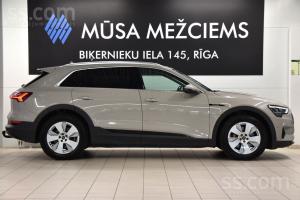 Grey Audi E-Tron 2020 in Riga, with an engine capacity of 0.00 L and mileage of 97 thousand km for 28990 €, photo 5 on AUTOMOTO.COM.LV