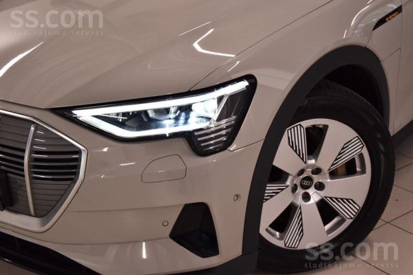 Pelēks Audi E-Tron 2020 Rīga, ar dzinēja tilpumu 0.00 L un nobraukumu 97 tūkst. km par 28990 €, foto 10 vietnē AUTOMOTO.COM.LV