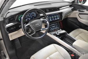 Grey Audi E-Tron 2020 in Riga, with an engine capacity of 0.00 L and mileage of 97 thousand km for 28990 €, photo 13 on AUTOMOTO.COM.LV
