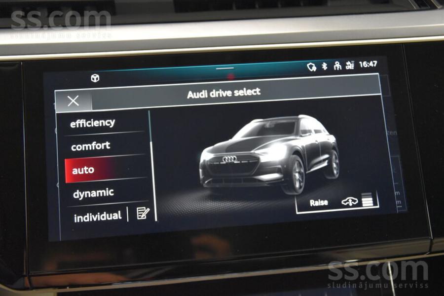 Grey Audi E-Tron 2020 in Riga, with an engine capacity of 0.00 L and mileage of 97 thousand km for 28990 €, photo 23 on AUTOMOTO.COM.LV