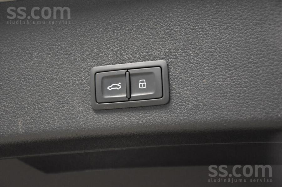 Grey Audi E-Tron 2020 in Riga, with an engine capacity of 0.00 L and mileage of 97 thousand km for 28990 €, photo 27 on AUTOMOTO.COM.LV