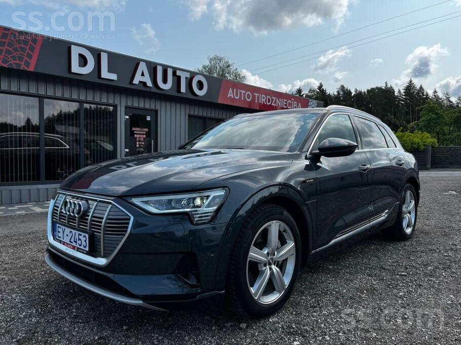 Grey Audi E-Tron 2020 in Valmiera, with an engine capacity of 0.00 L and mileage of 0 thousand km for 20500 €, photo 1 on AUTOMOTO.COM.LV