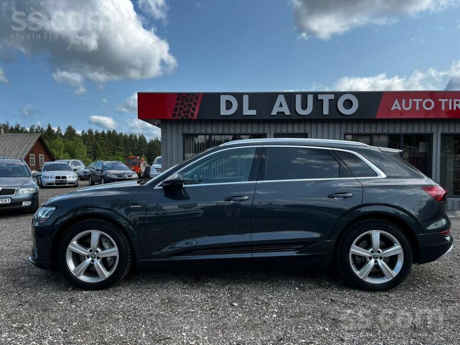 Grey Audi E-Tron 2020 in Valmiera, with an engine capacity of 0.00 L and mileage of 0 thousand km for 20500 €, photo 3 on AUTOMOTO.COM.LV