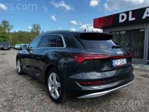 Grey Audi E-Tron 2020 in Valmiera, with an engine capacity of 0.00 L and mileage of 0 thousand km for 20500 €, photo 4 on AUTOMOTO.COM.LV