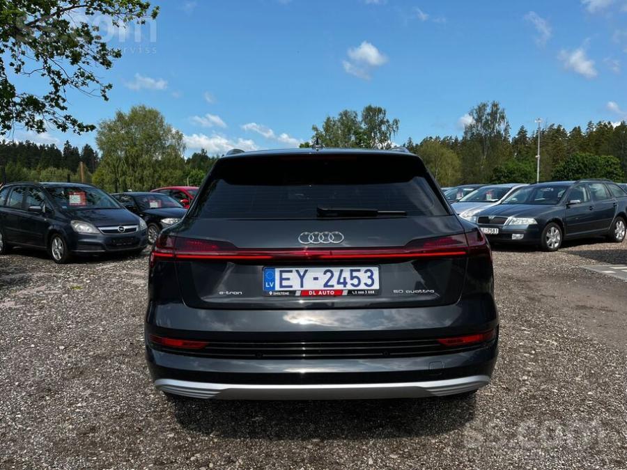 Grey Audi E-Tron 2020 in Valmiera, with an engine capacity of 0.00 L and mileage of 0 thousand km for 20500 €, photo 5 on AUTOMOTO.COM.LV