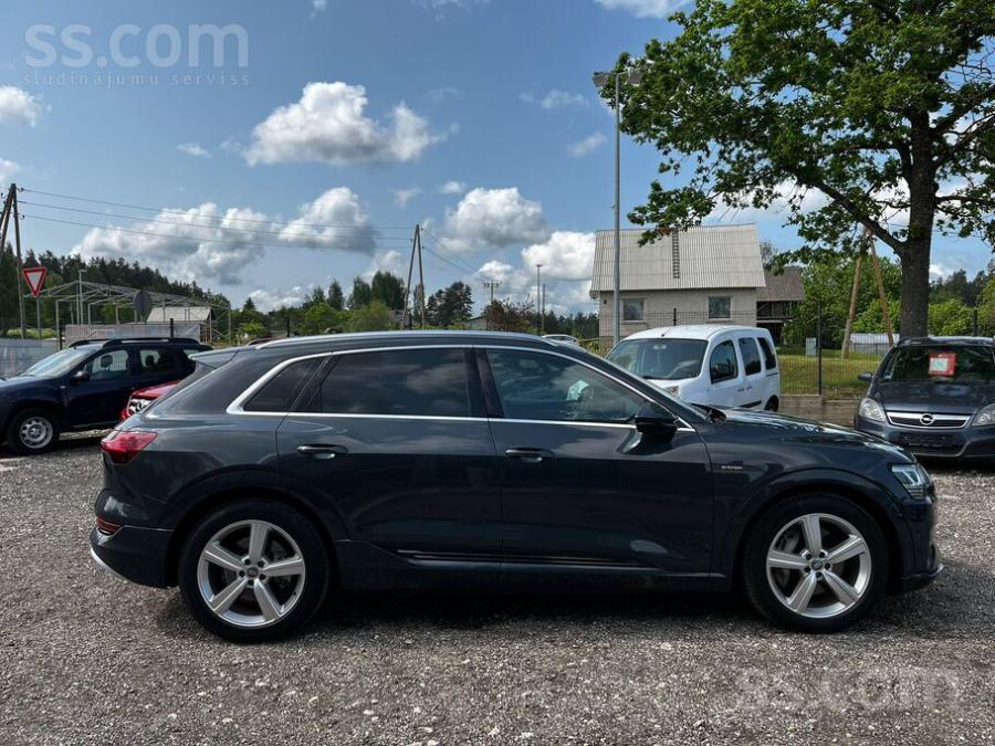 Grey Audi E-Tron 2020 in Valmiera, with an engine capacity of 0.00 L and mileage of 0 thousand km for 20500 €, photo 7 on AUTOMOTO.COM.LV