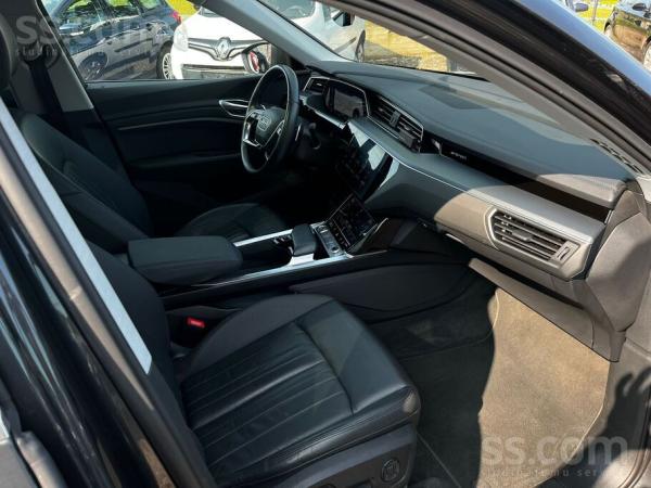 Pelēks Audi E-Tron 2020 Valmiera, ar dzinēja tilpumu 0.00 L un nobraukumu 0 tūkst. km par 20500 €, foto 9 vietnē AUTOMOTO.COM.LV