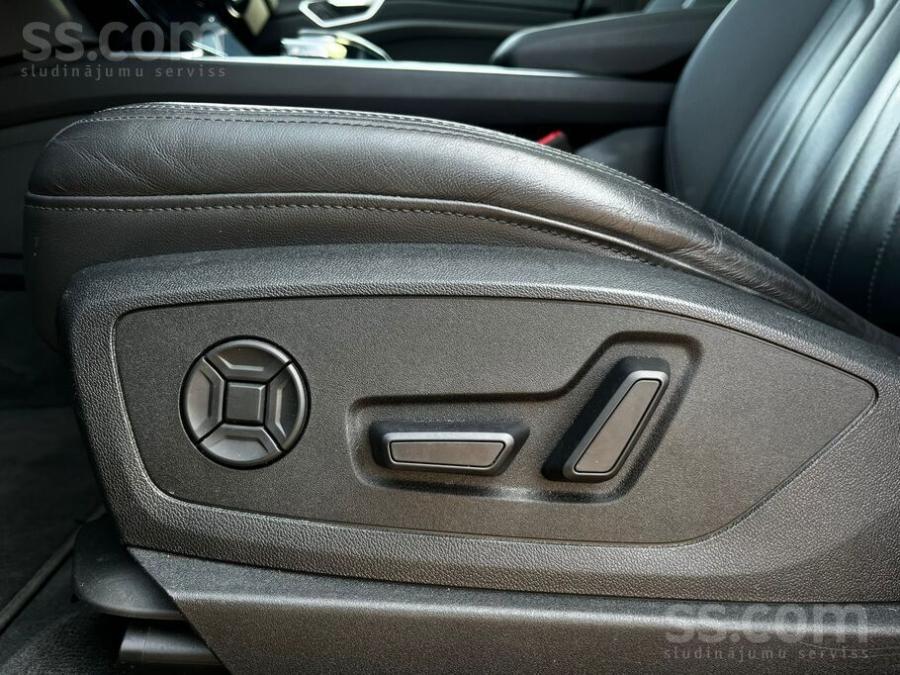 Grey Audi E-Tron 2020 in Valmiera, with an engine capacity of 0.00 L and mileage of 0 thousand km for 20500 €, photo 13 on AUTOMOTO.COM.LV