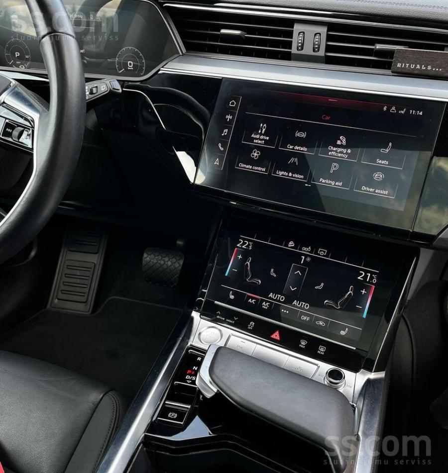 Grey Audi E-Tron 2020 in Valmiera, with an engine capacity of 0.00 L and mileage of 0 thousand km for 20500 €, photo 18 on AUTOMOTO.COM.LV