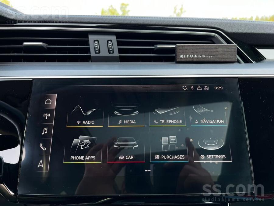Grey Audi E-Tron 2020 in Valmiera, with an engine capacity of 0.00 L and mileage of 0 thousand km for 20500 €, photo 19 on AUTOMOTO.COM.LV