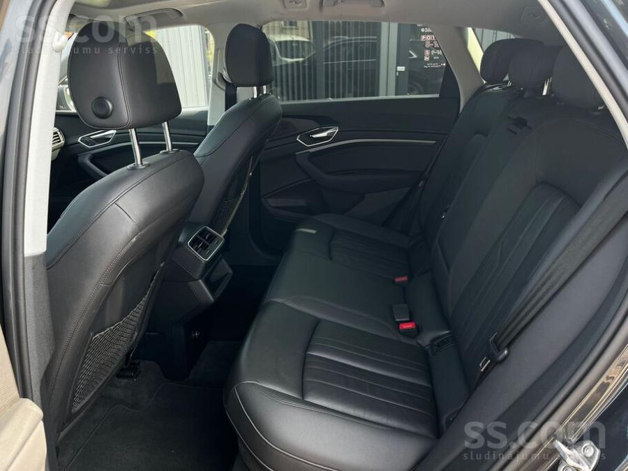 Grey Audi E-Tron 2020 in Valmiera, with an engine capacity of 0.00 L and mileage of 0 thousand km for 20500 €, photo 24 on AUTOMOTO.COM.LV