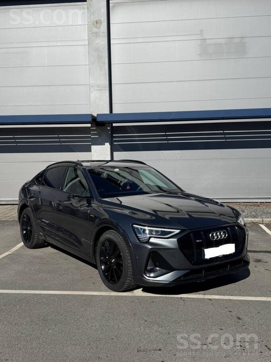 Grey Audi E-Tron 2020 in Riga, with an engine capacity of 0.00 L and mileage of 88 thousand km for 35500 €, photo 1 on AUTOMOTO.COM.LV