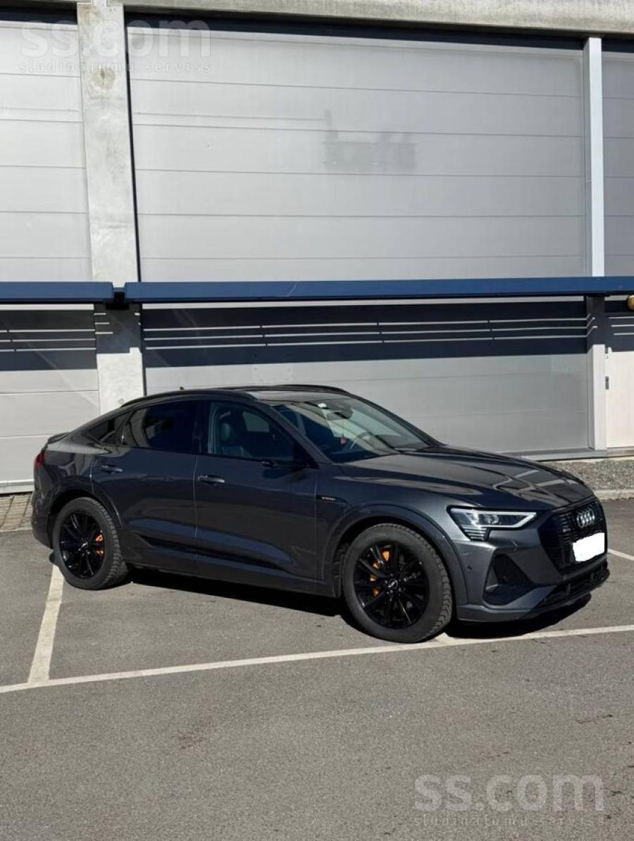 Grey Audi E-Tron 2020 in Riga, with an engine capacity of 0.00 L and mileage of 88 thousand km for 35500 €, photo 3 on AUTOMOTO.COM.LV