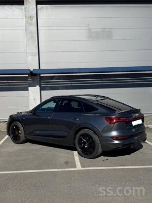 Grey Audi E-Tron 2020 in Riga, with an engine capacity of 0.00 L and mileage of 88 thousand km for 35500 €, photo 4 on AUTOMOTO.COM.LV