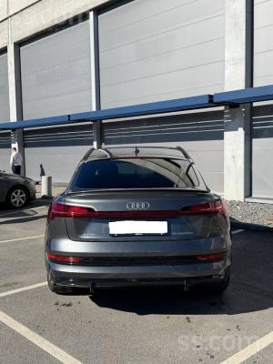 Grey Audi E-Tron 2020 in Riga, with an engine capacity of 0.00 L and mileage of 88 thousand km for 35500 €, photo 7 on AUTOMOTO.COM.LV