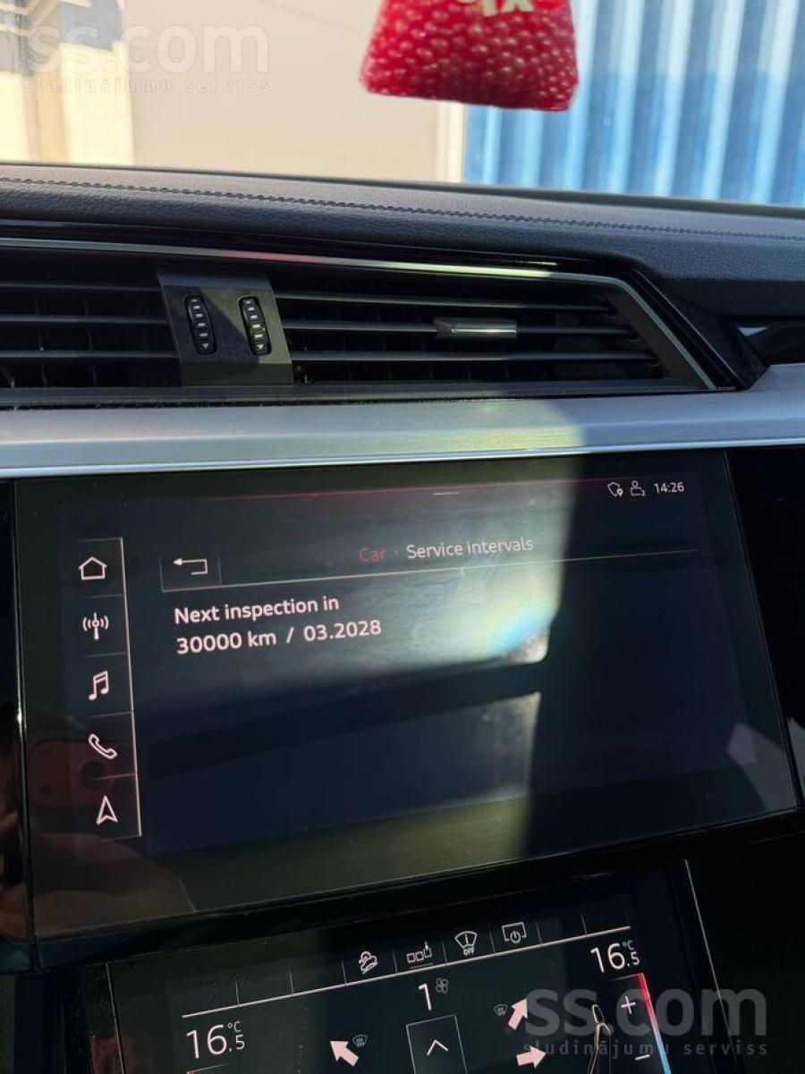 Grey Audi E-Tron 2020 in Riga, with an engine capacity of 0.00 L and mileage of 88 thousand km for 35500 €, photo 26 on AUTOMOTO.COM.LV