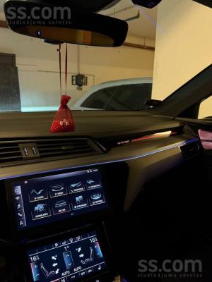 Grey Audi E-Tron 2020 in Riga, with an engine capacity of 0.00 L and mileage of 88 thousand km for 35500 €, photo 33 on AUTOMOTO.COM.LV