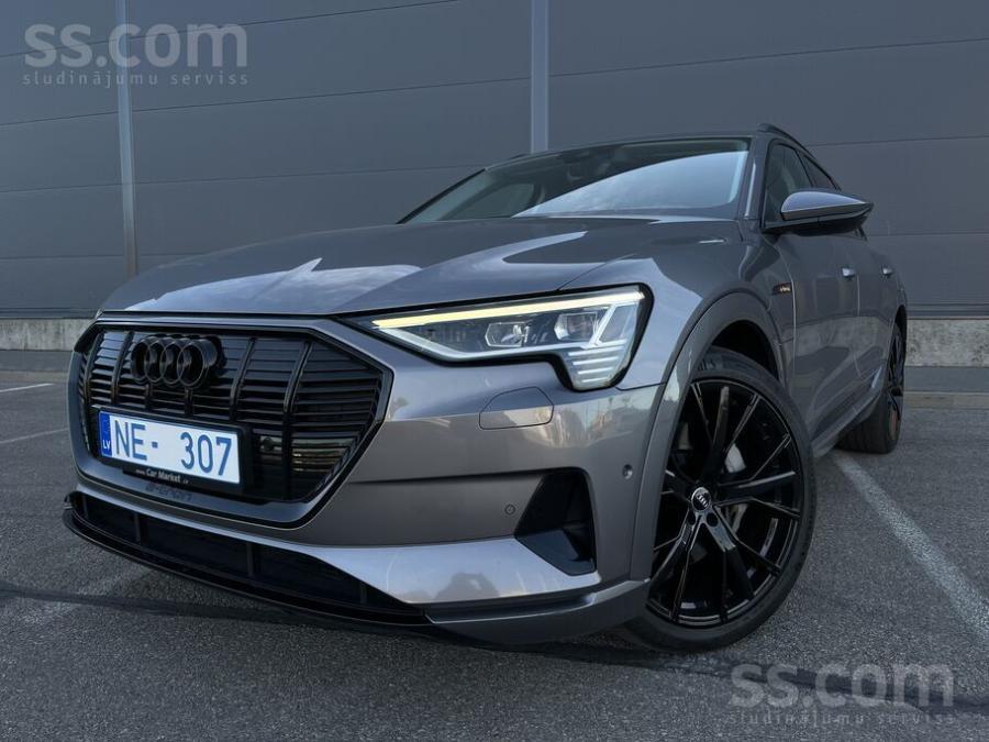 Grey Audi E-Tron 2020 in Riga, with an engine capacity of 0.00 L and mileage of 156 thousand km for 24900 €, photo 2 on AUTOMOTO.COM.LV