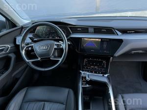 Grey Audi E-Tron 2020 in Riga, with an engine capacity of 0.00 L and mileage of 156 thousand km for 24900 €, photo 6 on AUTOMOTO.COM.LV
